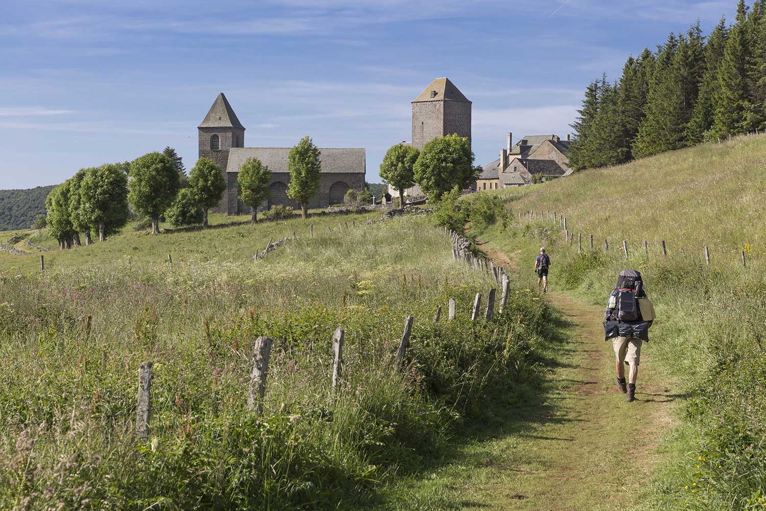 Randonnée sur les chemins de Compostelle : GR® 65 entre Aubrac et ...